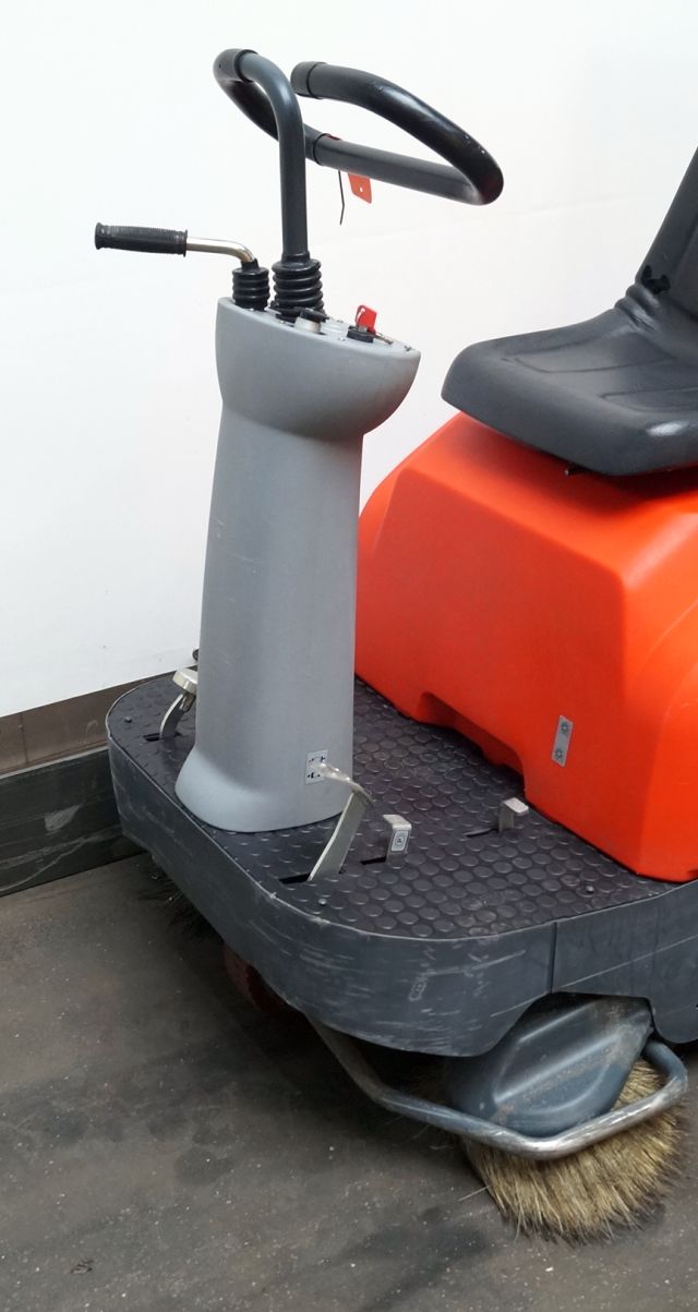 Hako Sweepmaster B800R